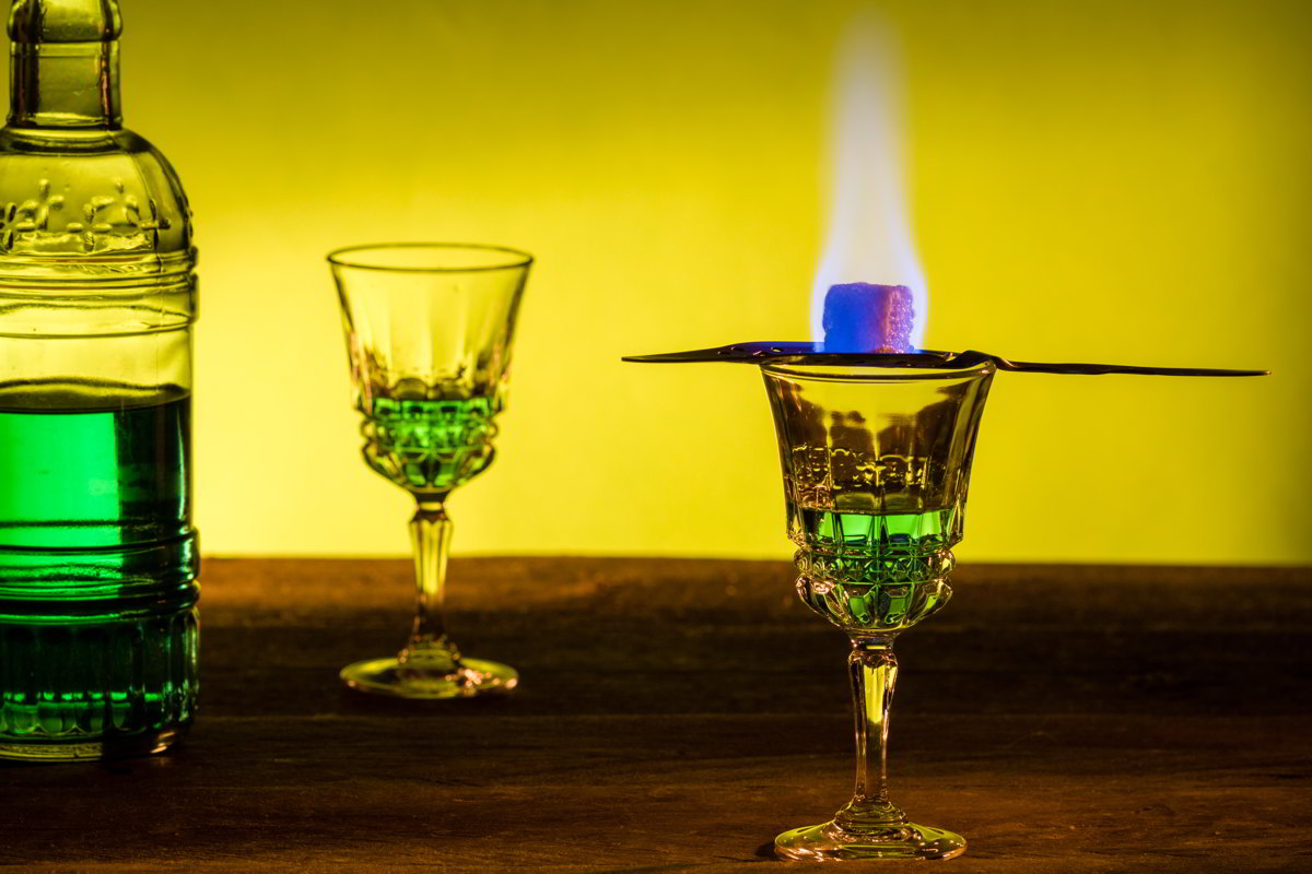 Absinth Ratgeber - Zubereitung, Wirkung, Inhaltsstoffe und Nebenwirkungen